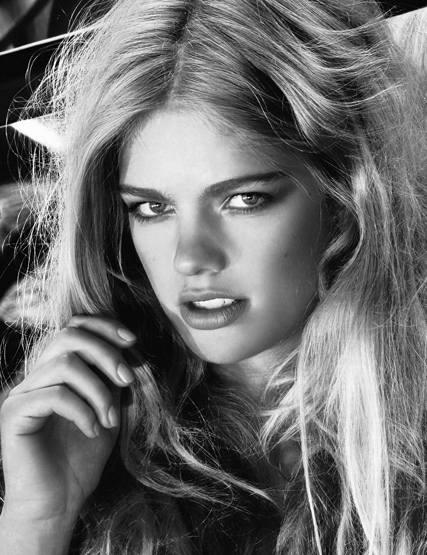 Valerie Van Der Graaf Viviens Models 1185
